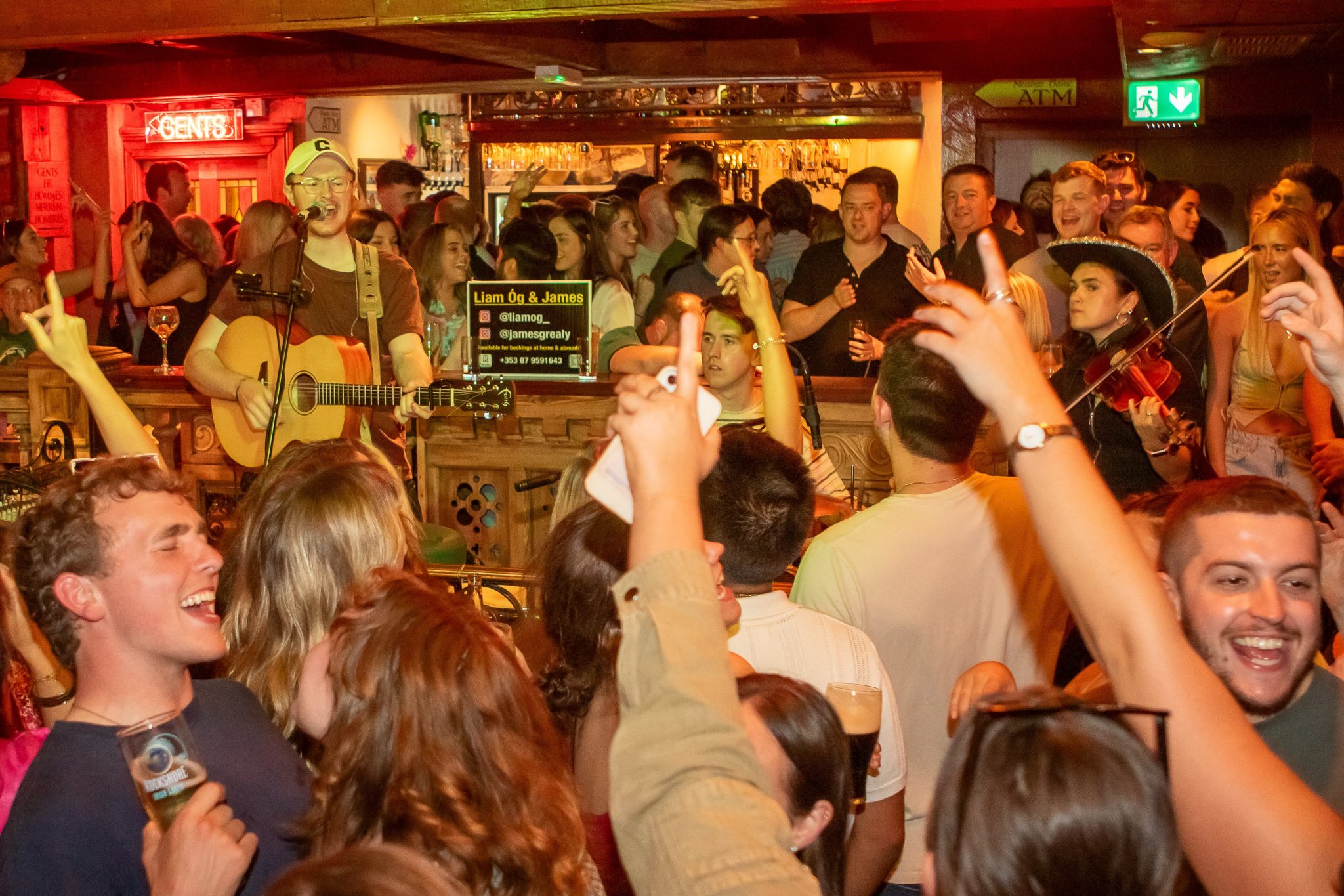 The Quays Bar reveals mural for Galway race week – Drinks Industry Ireland