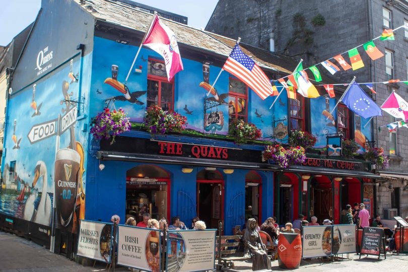The Quays Bar reveals mural for Galway race week – Drinks Industry Ireland